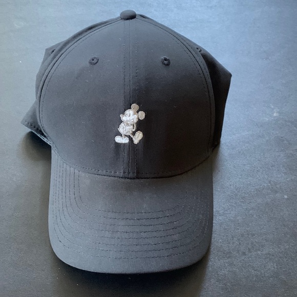 Nike | Accessories | Disney Nike Mickey Mouse Hat | Poshmark